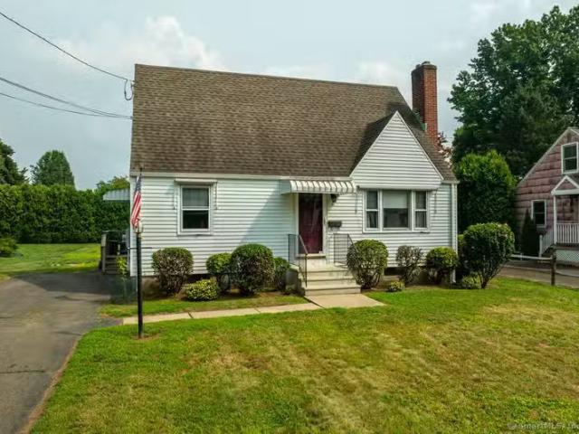 40 Main St, Wethersfield, CT 06109 MLS #24117293