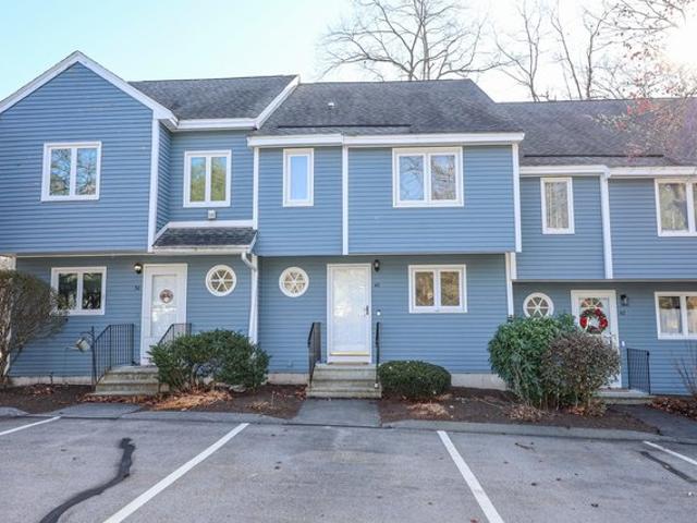 40 Merrimack Dr, Merrimack, NH 03054