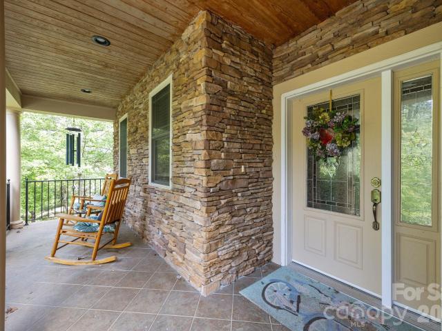 40 Mountain Shadows Drive