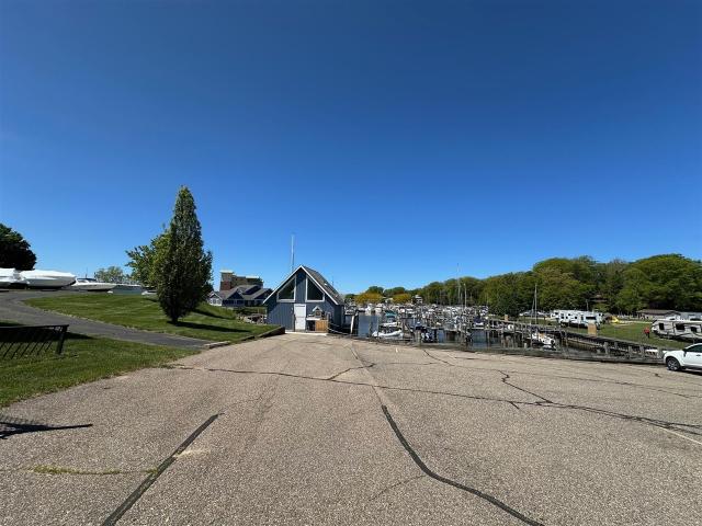 40 N Bailey Avenue # Slip 27