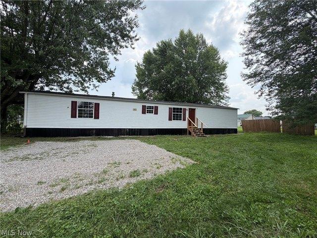 40 N Canal St, Frazeysburg, OH 43822