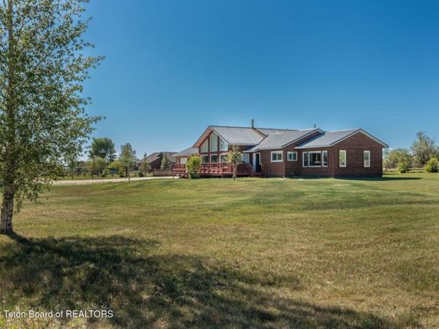 40 N James Ln, Pinedale, WY 82941