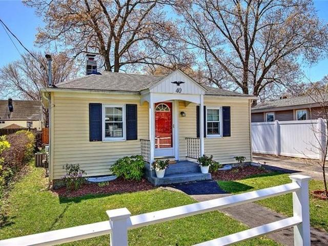 40 Northup St, Warwick, RI 02889