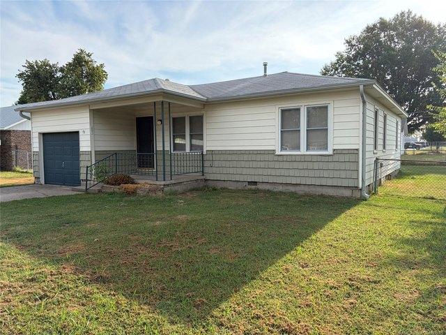 40 Payne St, Pryor, OK 74361