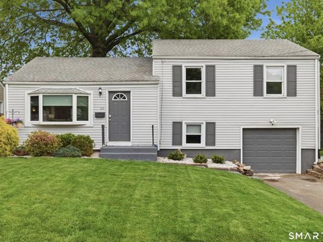 40 Pine St, Newington, CT 06111