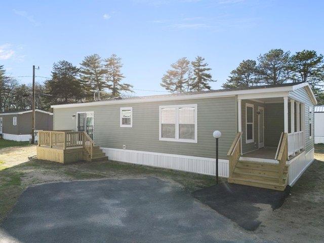 40 Pine St, Hinsdale, NH 03451