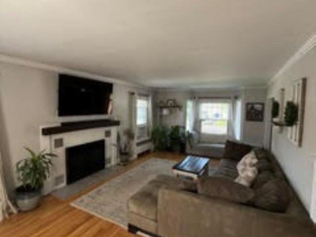 40 Platts Avenue