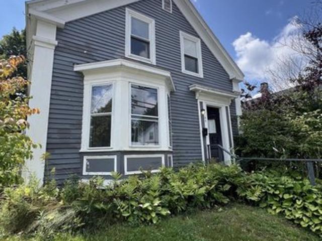 40 Rankin St, Rockland, ME 04841