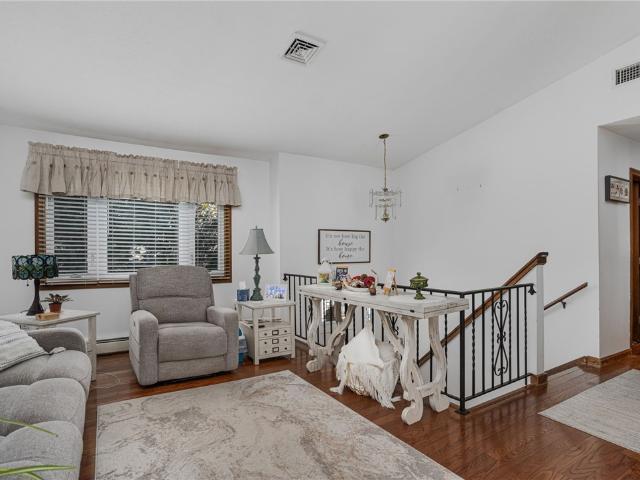 40 Red Oak Drive