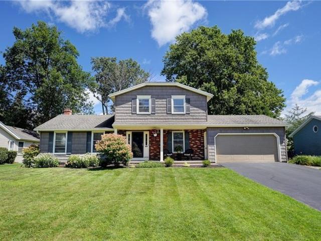 40 Red Rock Cir, Rochester, NY 14626