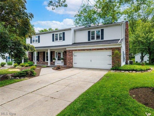 40 Richard Dr, Medina, OH 44256