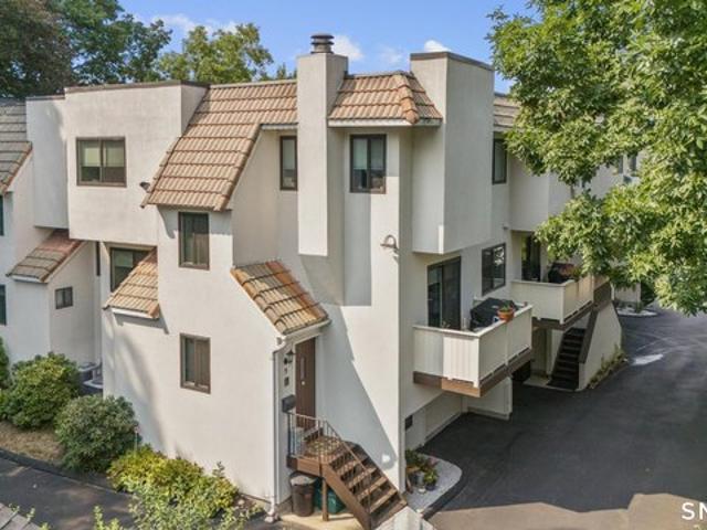 40 Riverside Ave Apt 4, Stamford, CT 06905