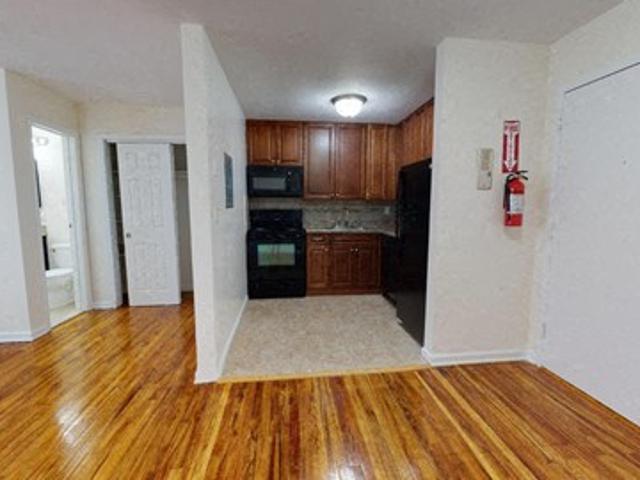 40 Roseland Avenue Two Bedroom Large