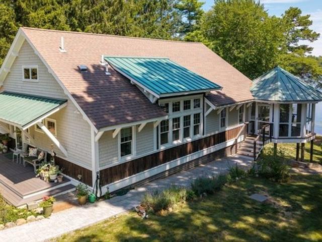 40 S Main St, Carver, MA 02330