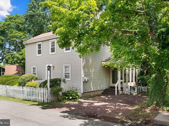 40 S Canal St, Yardley, PA 19067