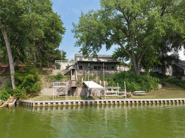 40 S Lakeview Rd, Brady, NE 69123