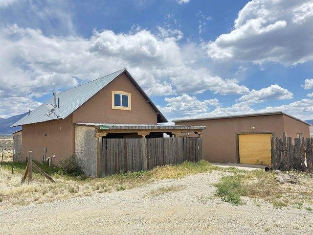 40 Santistevan Rd, El Prado, NM 87529
