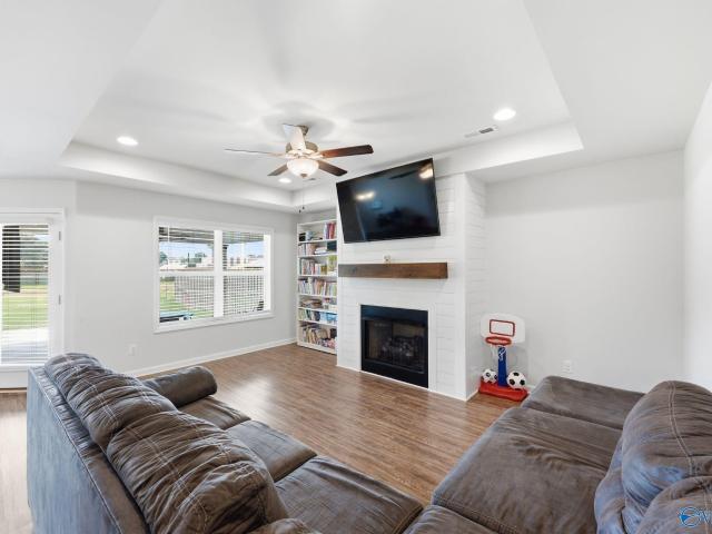 40 Sage Oak Drive
