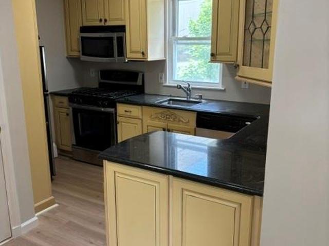 40 South Bayles Avenue Upper