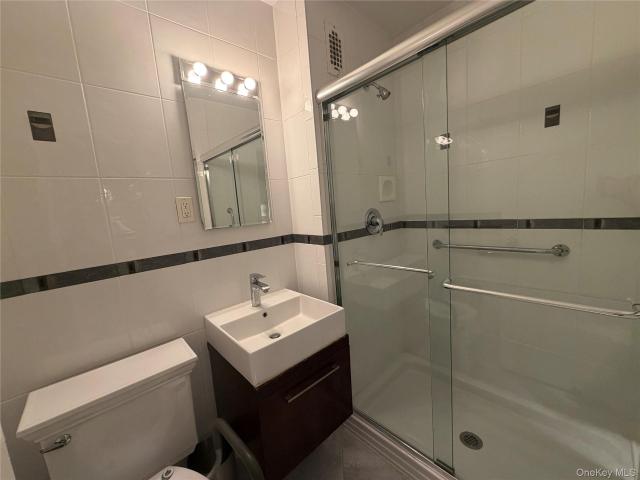 40 Stoner Avenue 1R