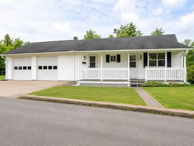 40 Sunset Dr, McConnelsville, OH 43756