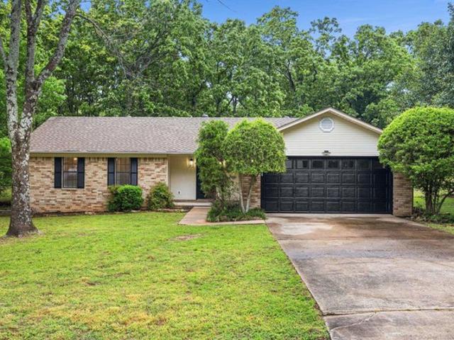 40 Sunset Ln, Cabot, AR 72023