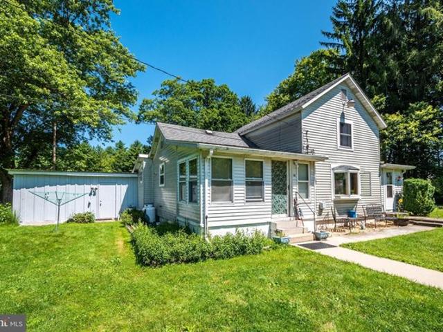 40 Sunshine Ln, Oakland, MD 21550