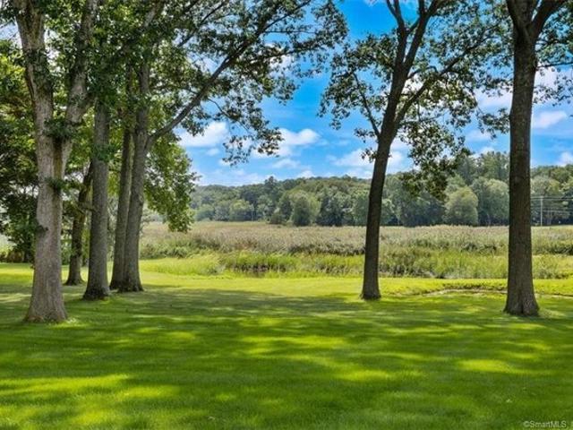 40A Ayers Point Rd, Old Saybrook, CT 06475