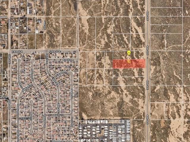 40th St E # H8, Lancaster, CA 93535