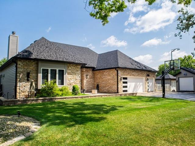 40W022 Tanner Rd, North Aurora, IL 60542
