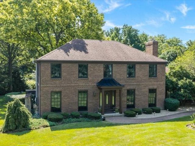 40W170 Deer Run Dr, Saint Charles, IL 60175