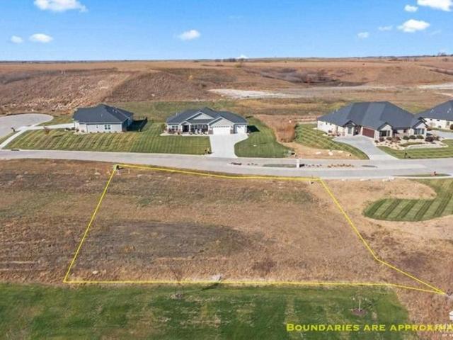 4104 Macgillivray Dr, Manhattan, KS 66503