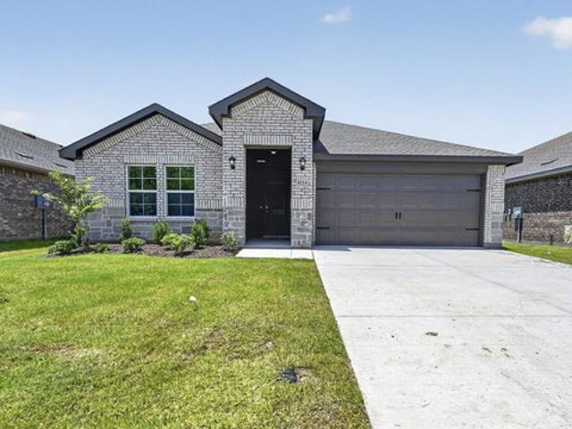 4104 Olivia Ln, Sanger, TX 76266