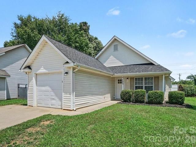 4104 Canyon Creek Ln, Charlotte, NC 28216