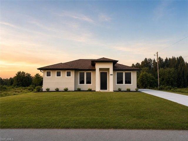 4104 E 17th St, Lehigh Acres, FL 33972