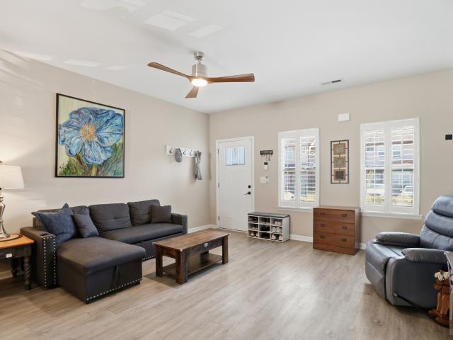 4104 George Buchanan Dr