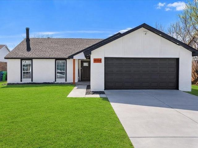 4104 Huckleberry Dr, Fort Worth, TX 76137