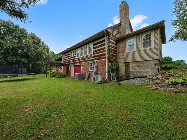 4104 Ridge Road