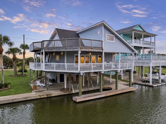 4105 Nueces Dr, Galveston, TX 77554