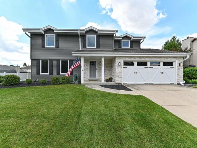4105 W McGinnis Dr, Franklin, WI 53132