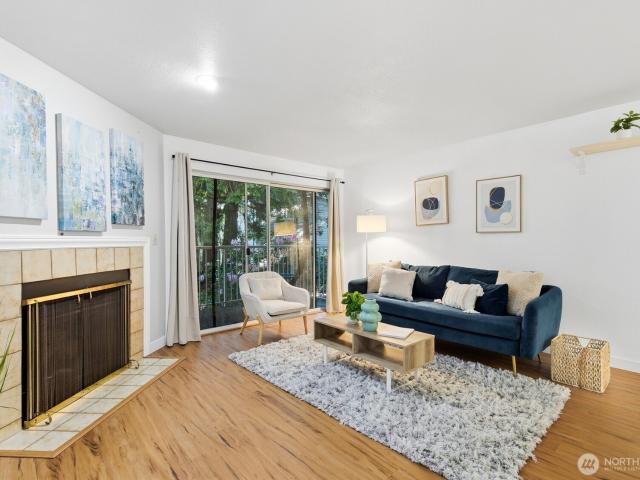 4106 Factoria Blvd SE, Unit 205, Bellevue, WA 98006 | MLS #2516