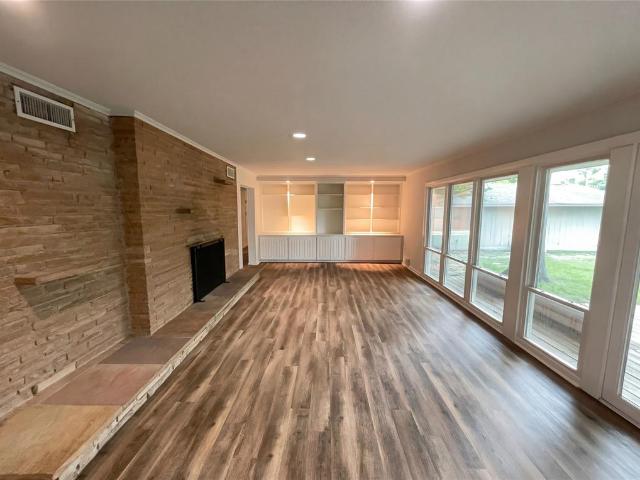 4106 Walnut Hill Lane