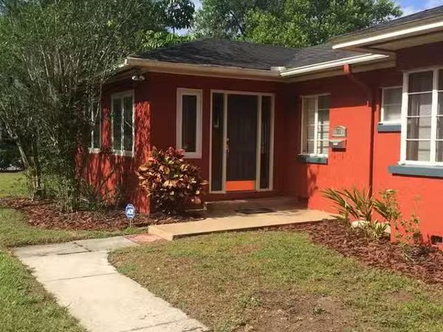 41076510 311 Cortland Ave