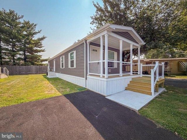 4107 Davis Dr, Morrisville, PA 19067