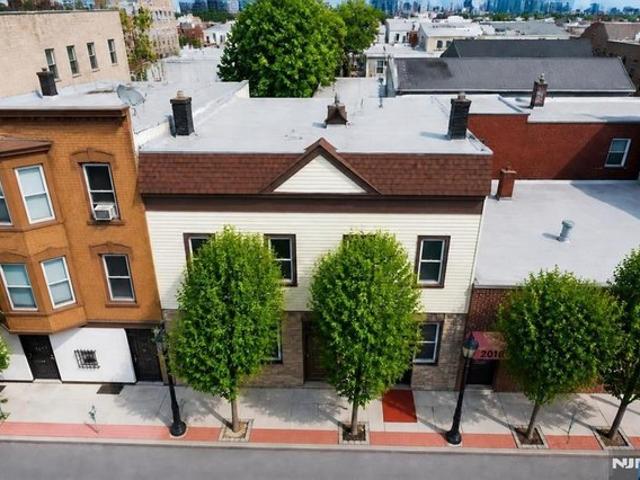 4108 New York Ave, Union City, NJ 07087