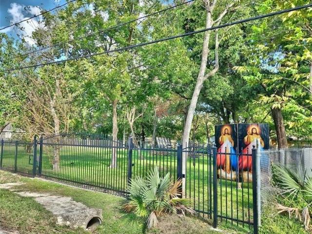 4108 Falls St, Houston, TX 77026
