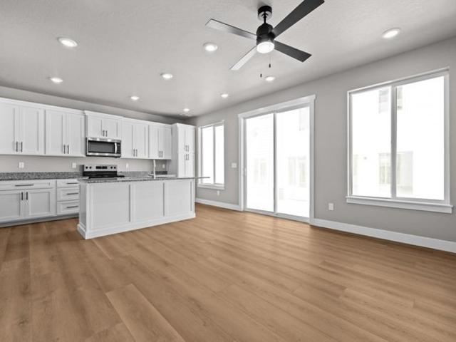 4108 S 2835 W Unit 318, Roy, UT 84067