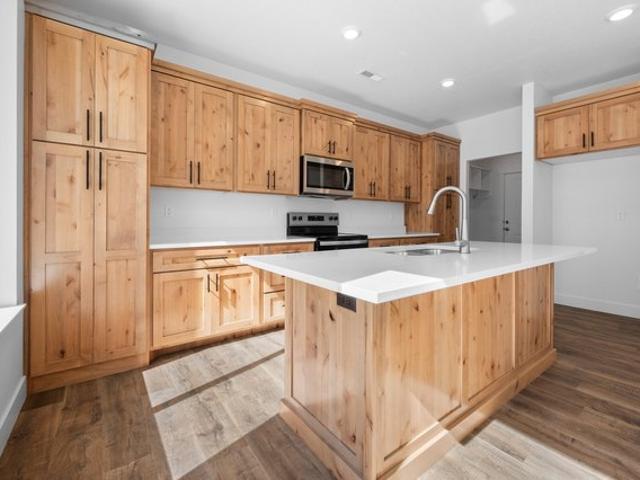 4108 S 2835 W Unit 320, Roy, UT 84067
