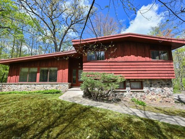 4108 W Woodward Dr, Franklin, WI 53132
