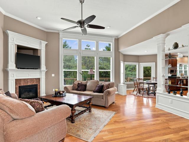 4109 joslyn ct